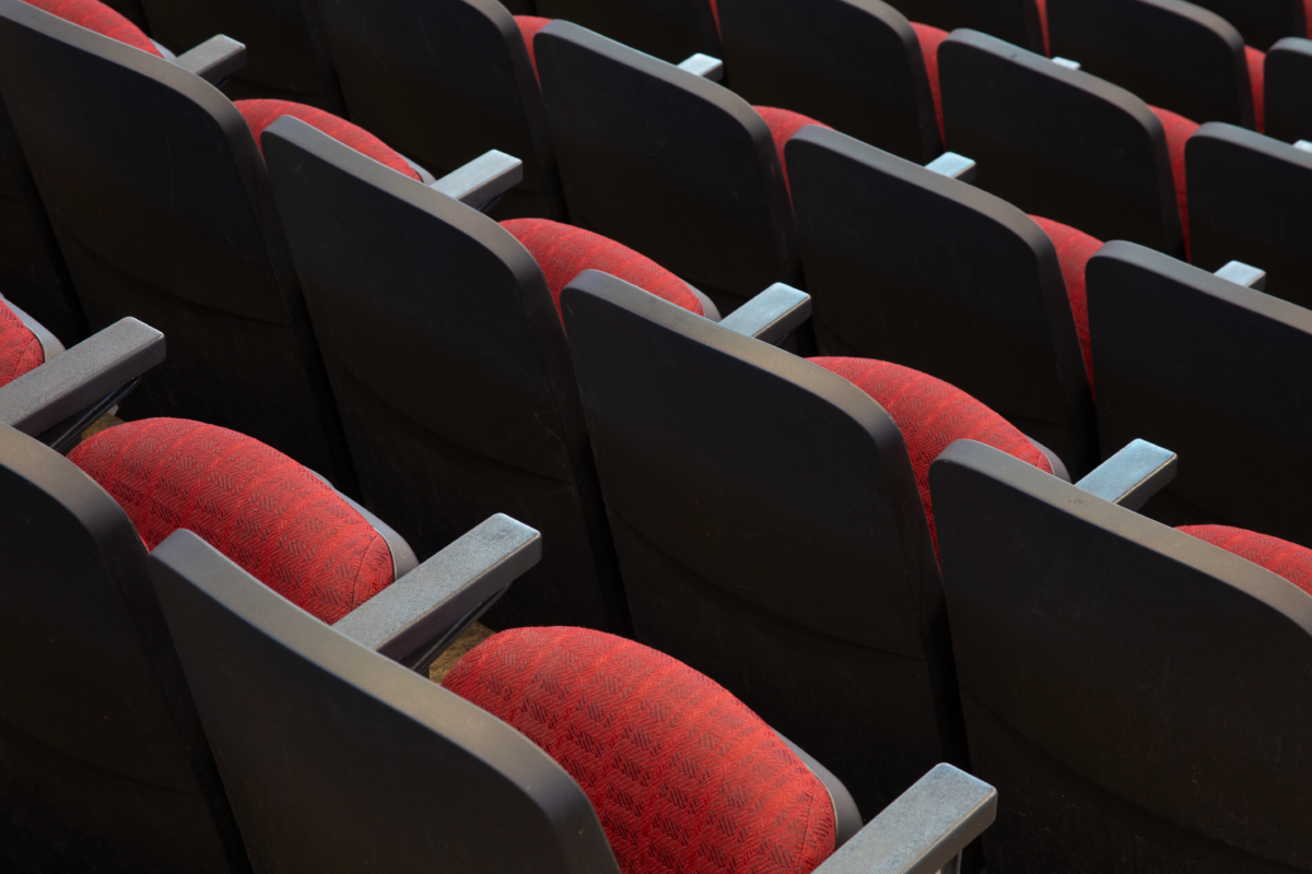 Quattro Telescopic Seating for Retractable Platforms
