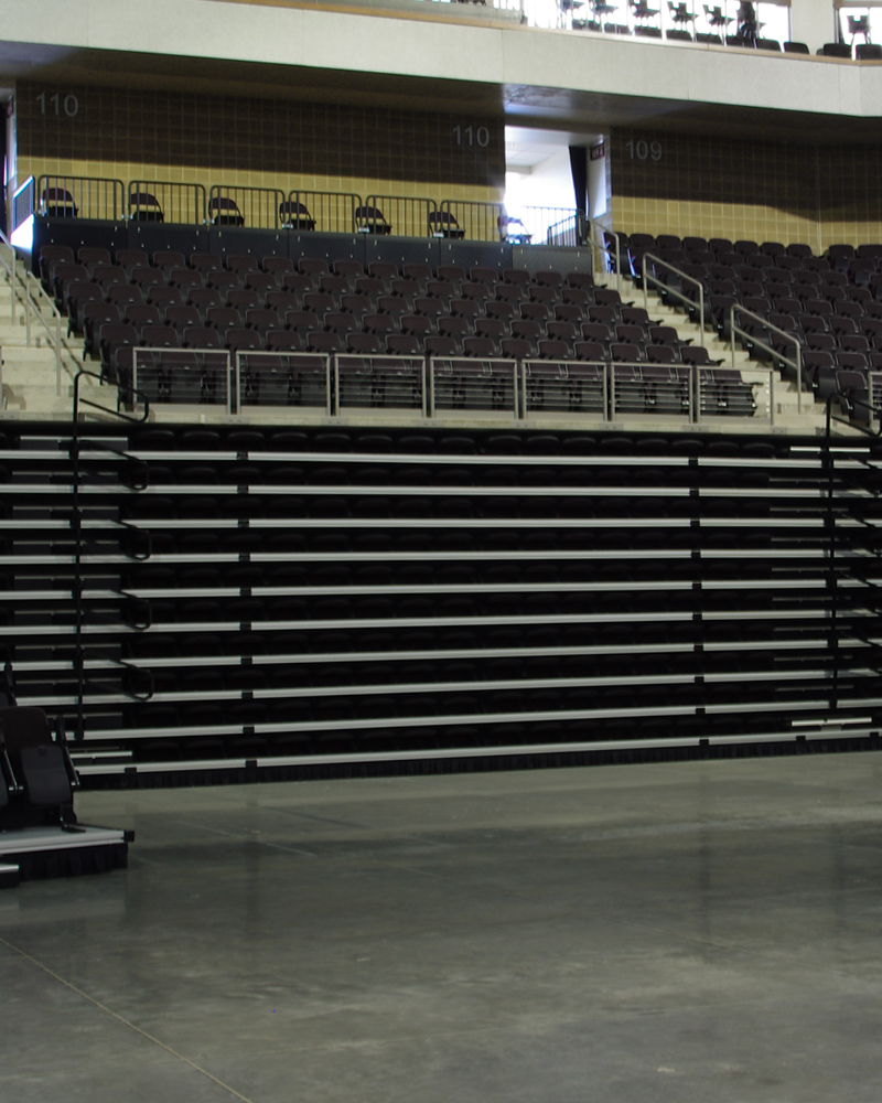 Quattro Telescopic Seating for Retractable Platforms